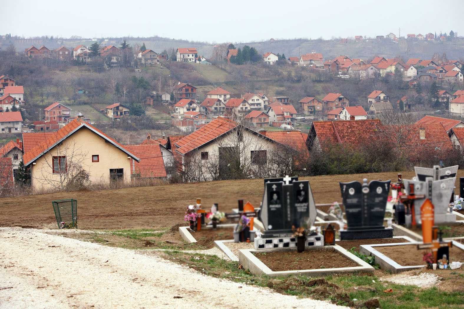 Poskupela i "kirija" na groblju u Smederevu - Smederevo uzivo