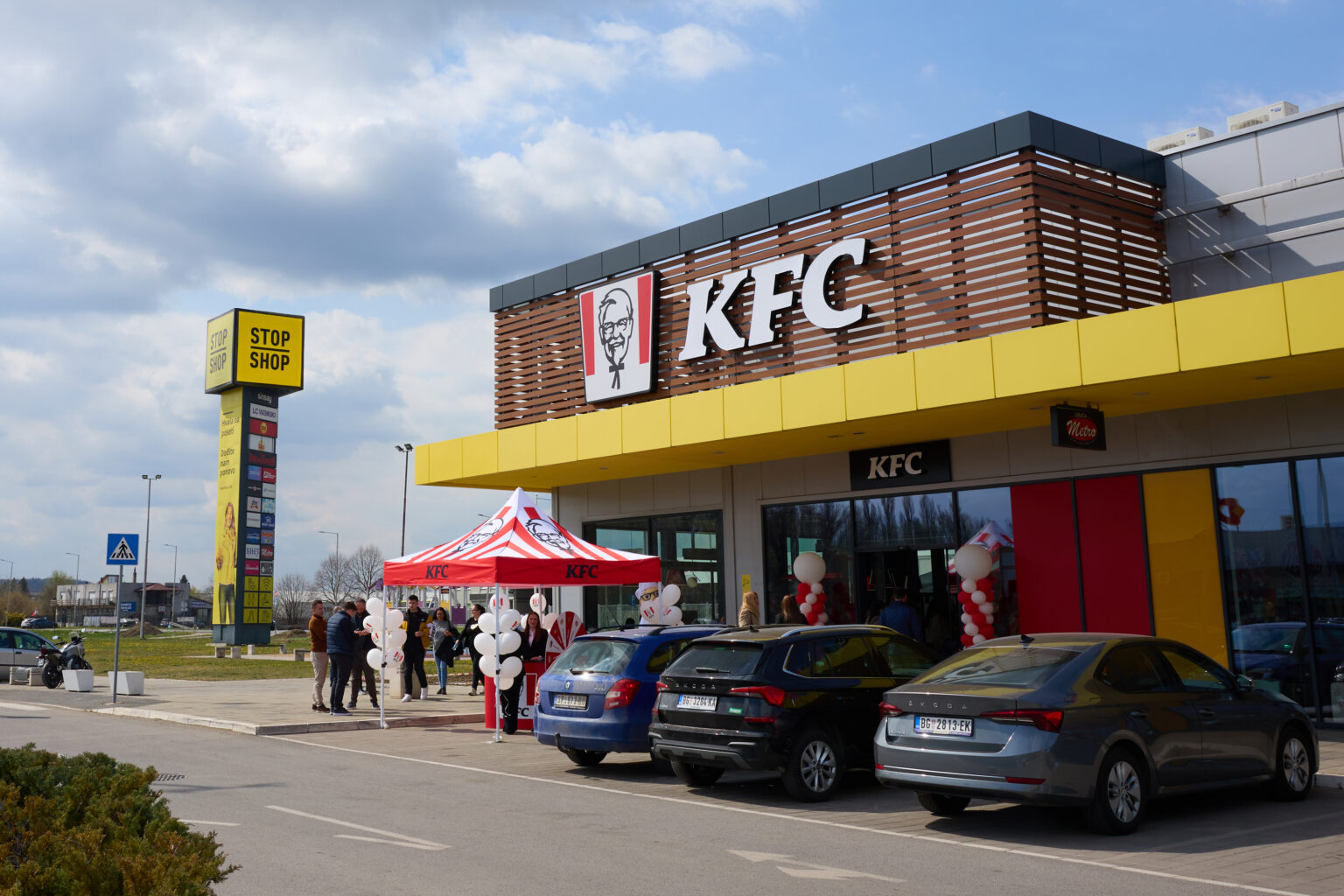 Smederevo je dobilo novu gastro stanicu:Otvoren je KFC u STOP SHOP-u ...